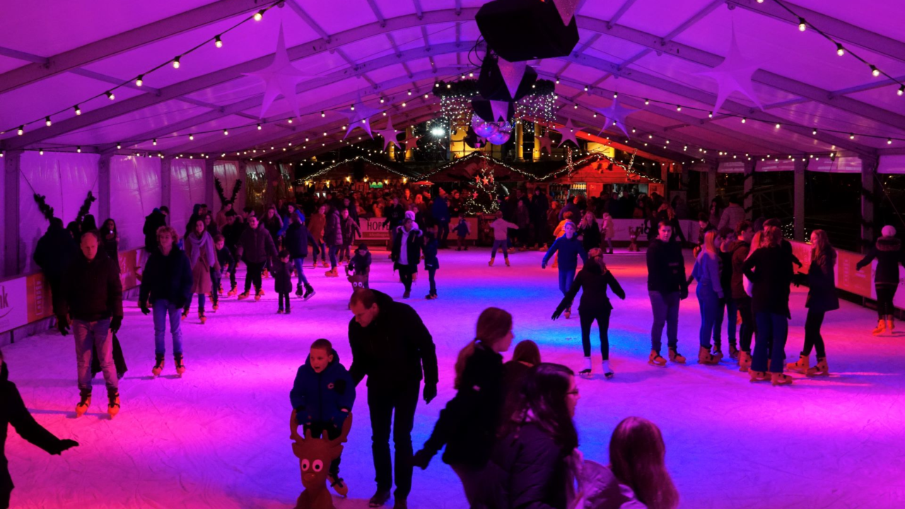 Floating Ice Rink Leiden The Netherlands - beamZ